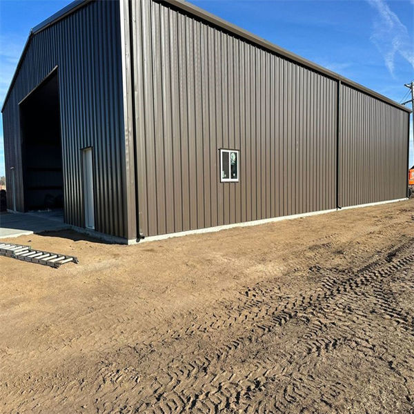 โรงงานอาคารโลหะทนทาน ด้วย Z Section Steel Purlin และ Window พลาสติกสแตนเลส